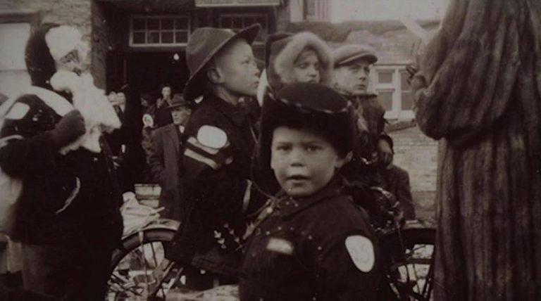 Neil Young thrills hometown crowd with classics and rarities at Omemee ...